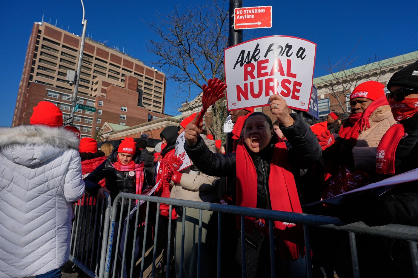 Hospital and nurses fail to negotiate during second day of NYC's ...