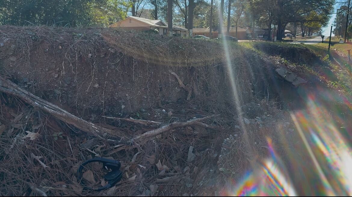 Americus residents warn collapsing roadway poses serious crash risk