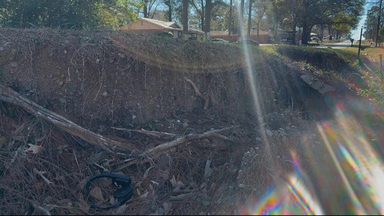 Americus residents warn collapsing roadway poses serious crash risk