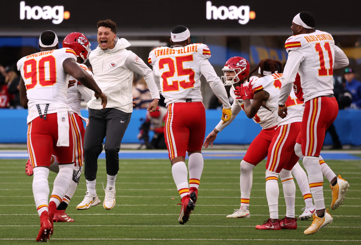 Chiefs officially cut 7 players after disappointing season