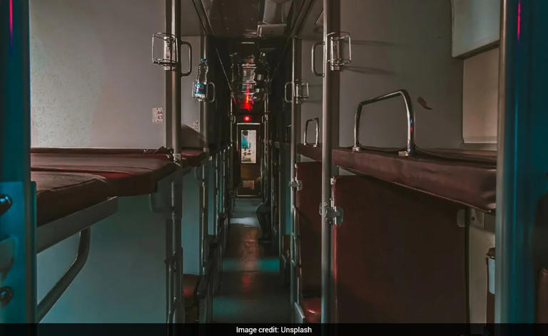 Man reveals how Rail Madad helped him recover his wife's shawl left on ...