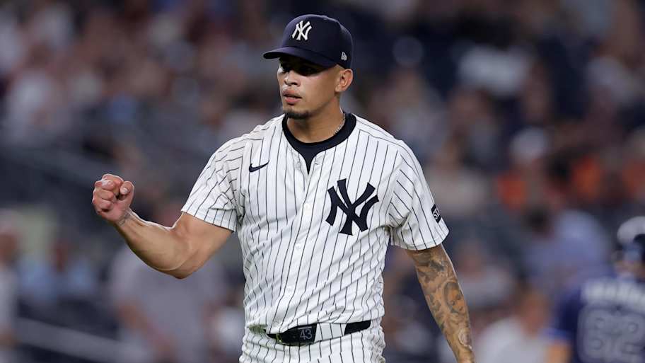 Diamondbacks sign former Yankees reliever