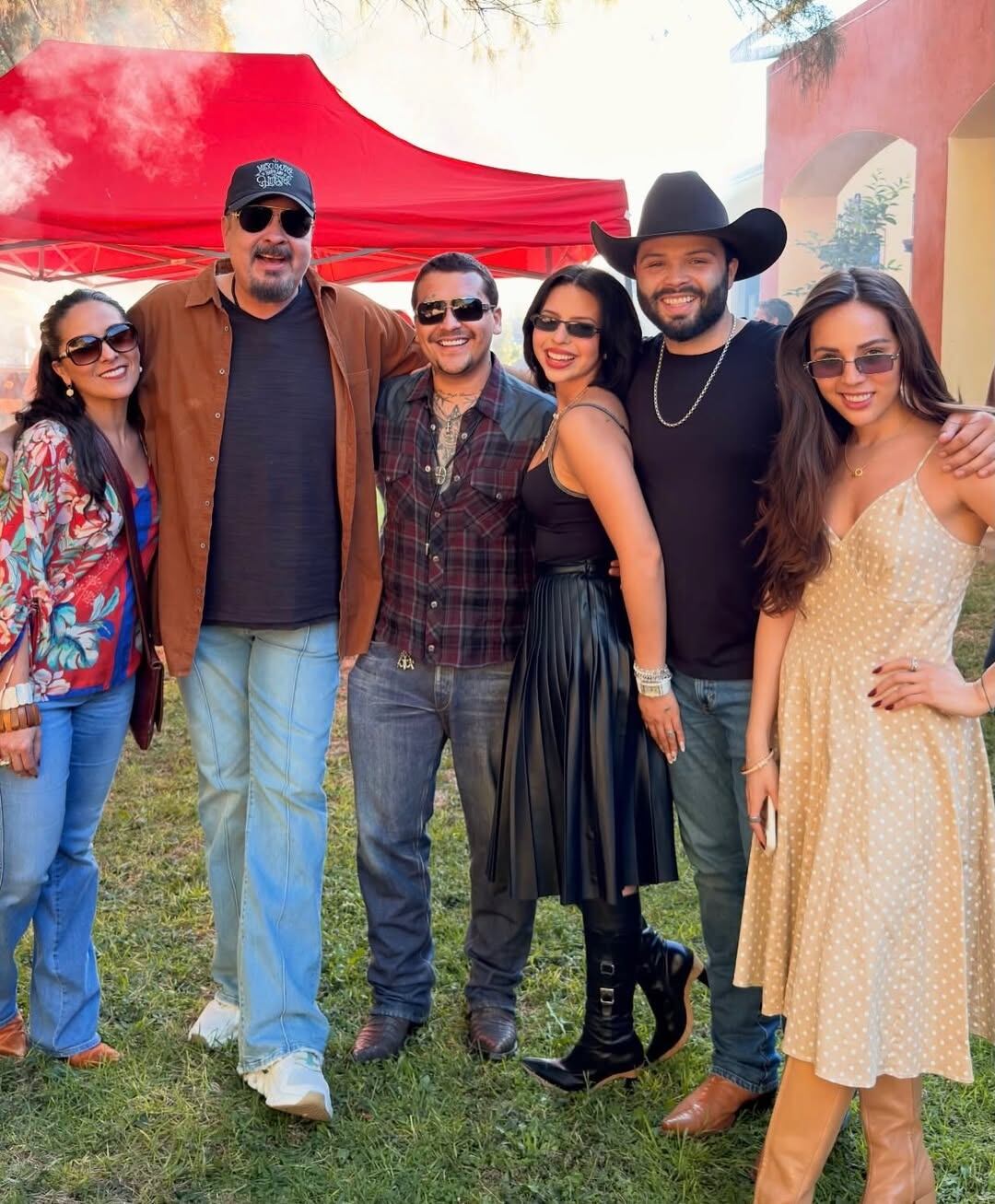 ¿Por Ángela Aguilar? Revelan la polémica razón por la que padres de ...