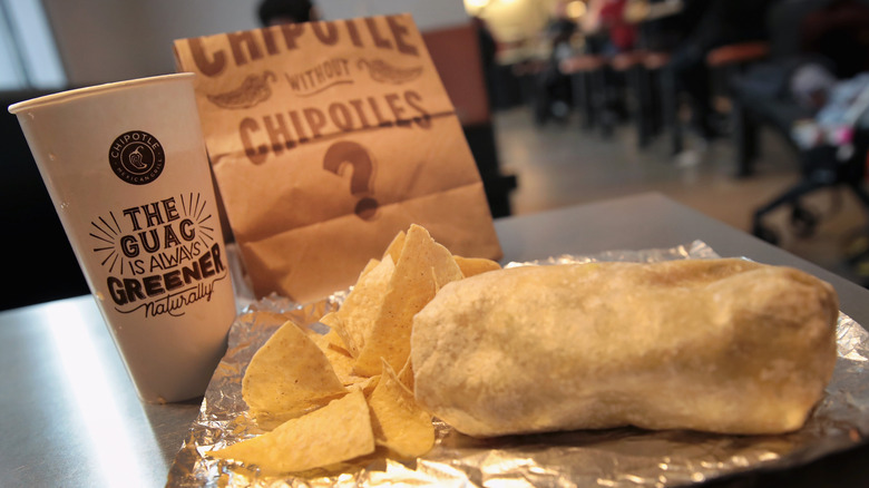 10 Chipotle ordering hacks everyone should know