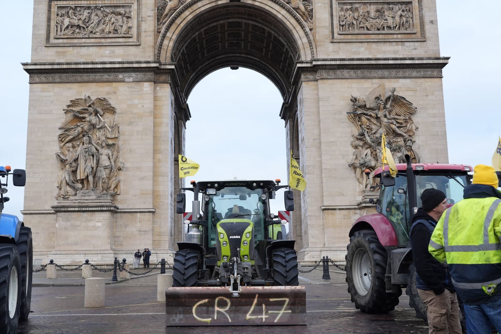 French farmers drive tractors to Paris to protest EU–Mercosur deal