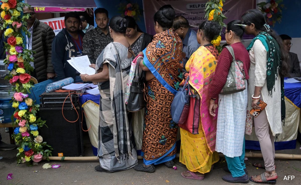 Will Bengal complete SIR in time? 33 lakh notices yet to be published