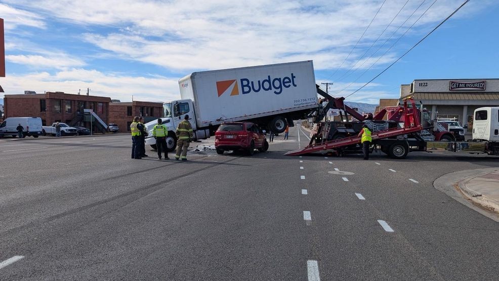 Crash closes westbound traffic on Sunset in St. George