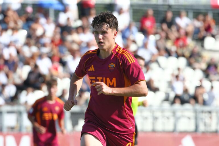 Arena, l’agente predica calma: "Va lasciato tranquillo, è solo il primo ...