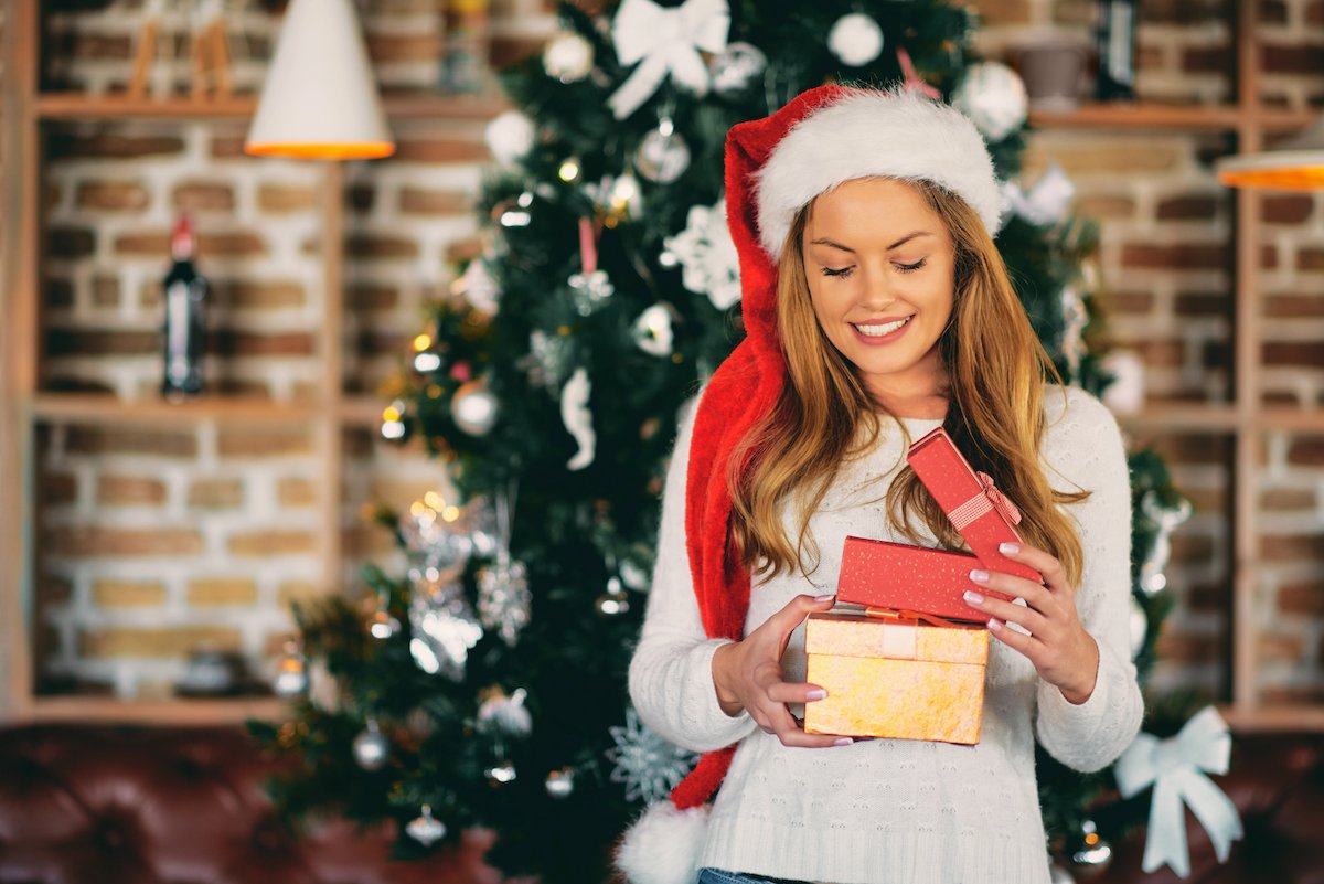 81 best under $30 white elephant gifts everyone will fight over 2025