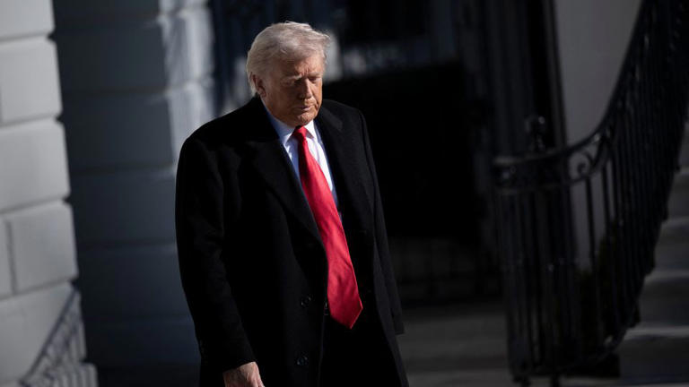 Trump steps up pressure campaign to avoid rare Congress reprimand on ...