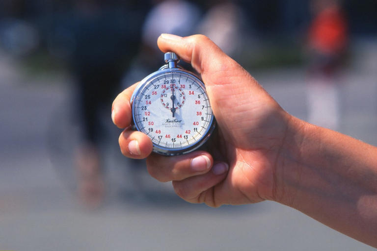 The stopwatch workout: 10 minutes, zero screens