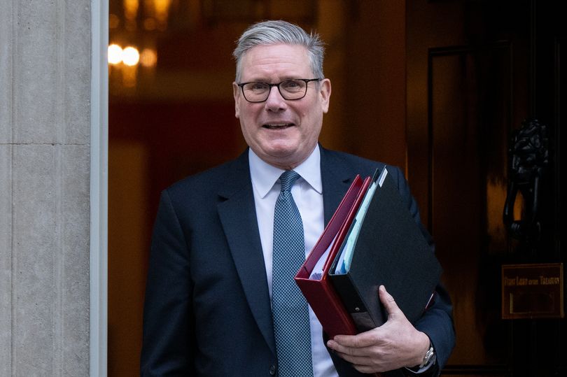 'Spineless' Keir Starmer backtracks on plans for compulsory digital ID ...