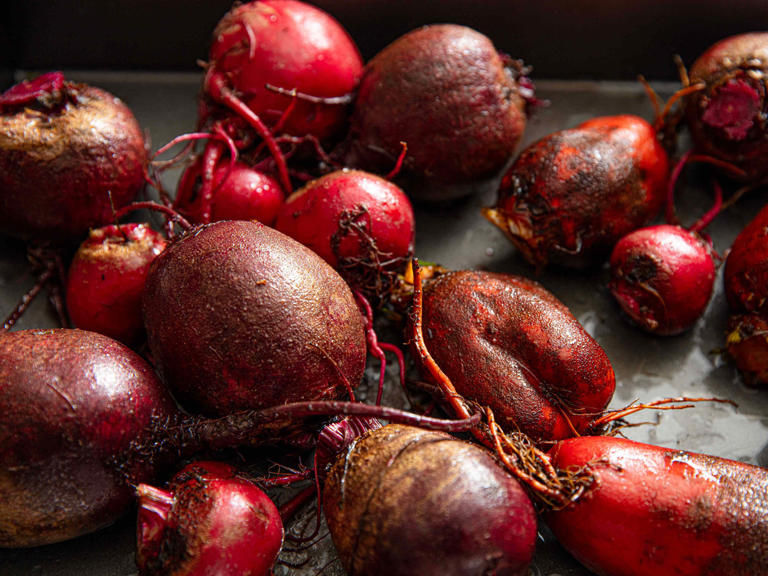Peeling beets is such a mess—this simple trick saves your counters ...