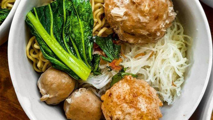 7 bakso enak di Solo buat makan siang, gurih, empuk dan porsi pas