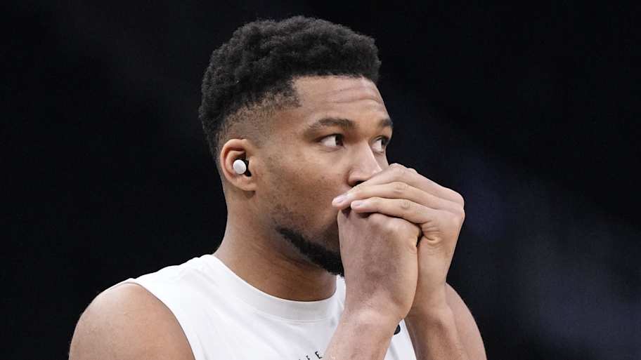 Bucks now only have one option with Giannis Antetokounmpo ahead of ...