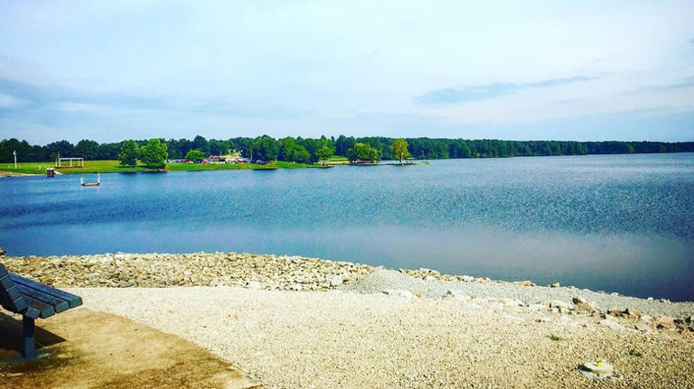 Sandwiched between Memphis and Nashville is Tennessee's picturesque ...