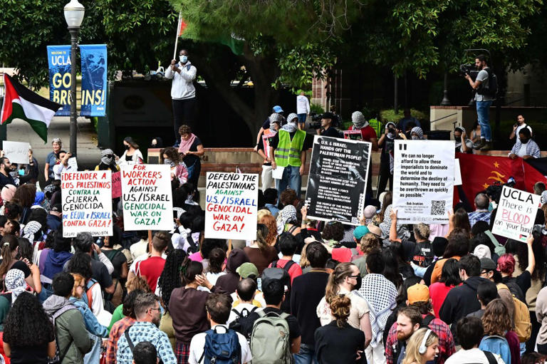 Controverisal Muslim charity may lose non-profit status for role in ...