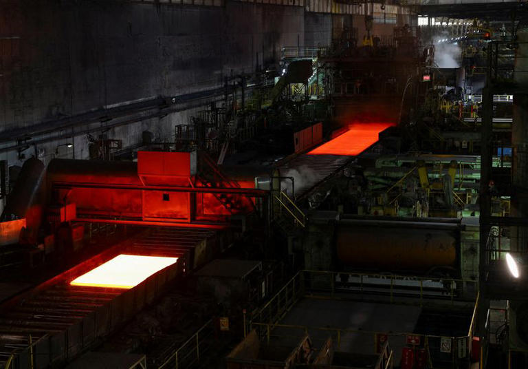 Japanese manufacturers' mood weakens to six-month low in January ...