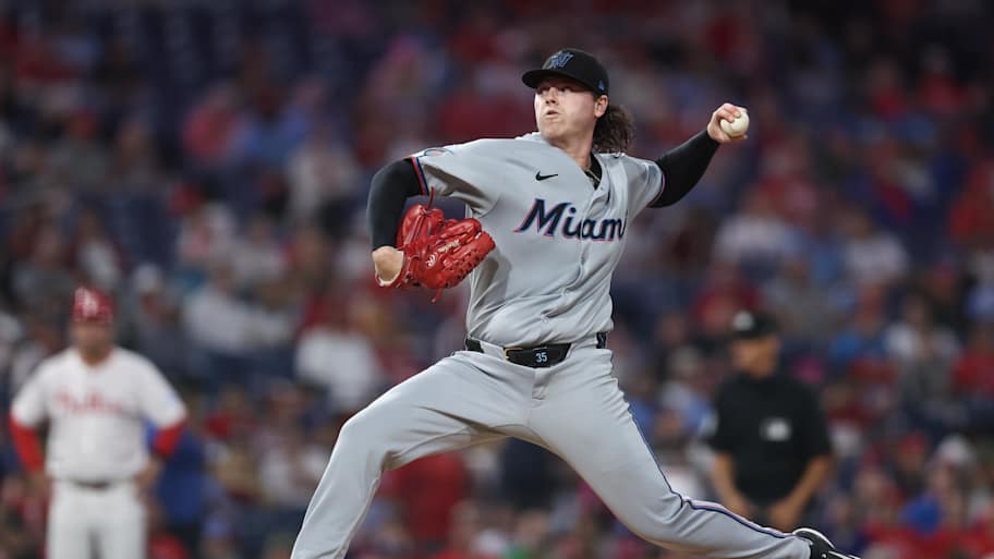 Yankees, Marlins complete trade sending 4 players to Miami