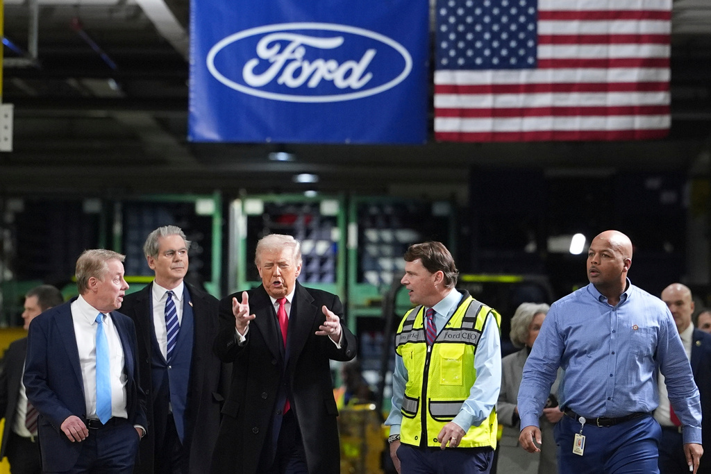 Trump flips off Ford factory worker who yelled 'pedophile protector'