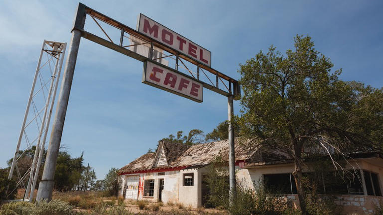 5 once-thriving ghost towns you can visit along Route 66