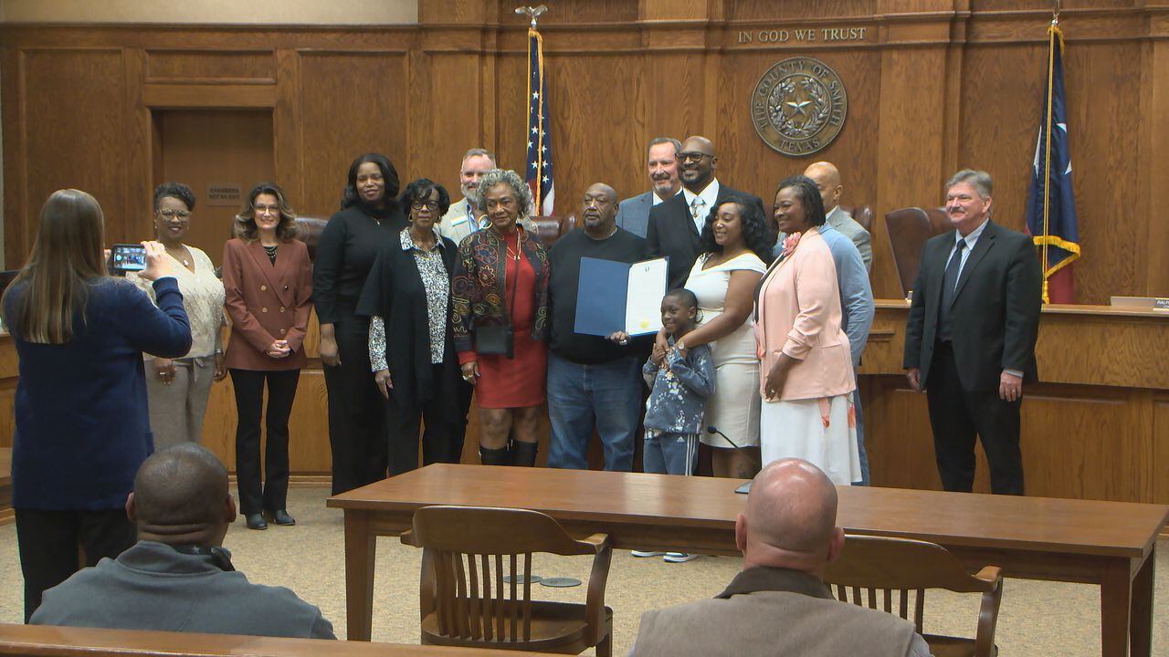 Smith County honors homegrown filmmaker with resolution