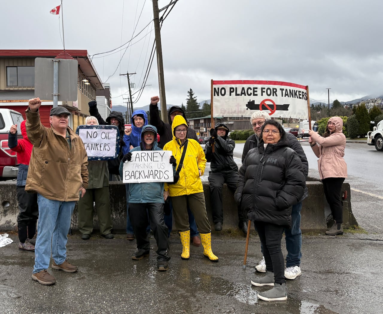 Prime minister talks pipelines, marine protection with Coastal First ...