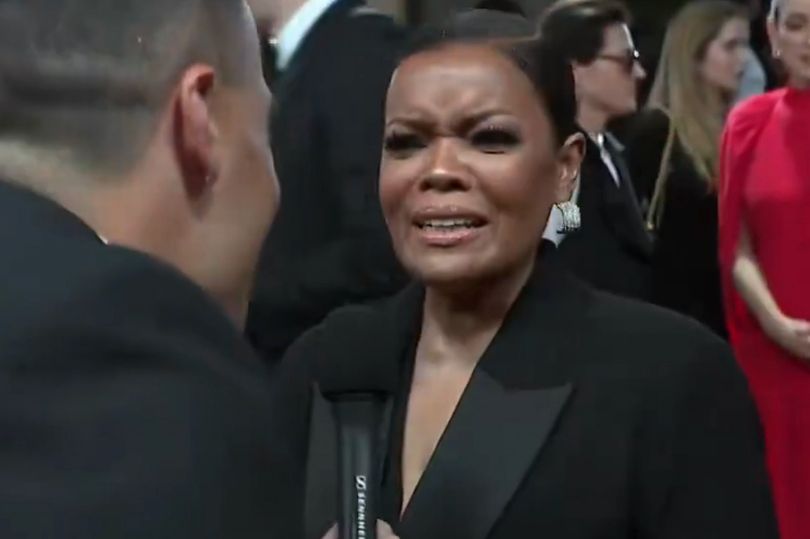 Yvette Nicole Brown mocks Fox News and Trump in Golden Globes interview