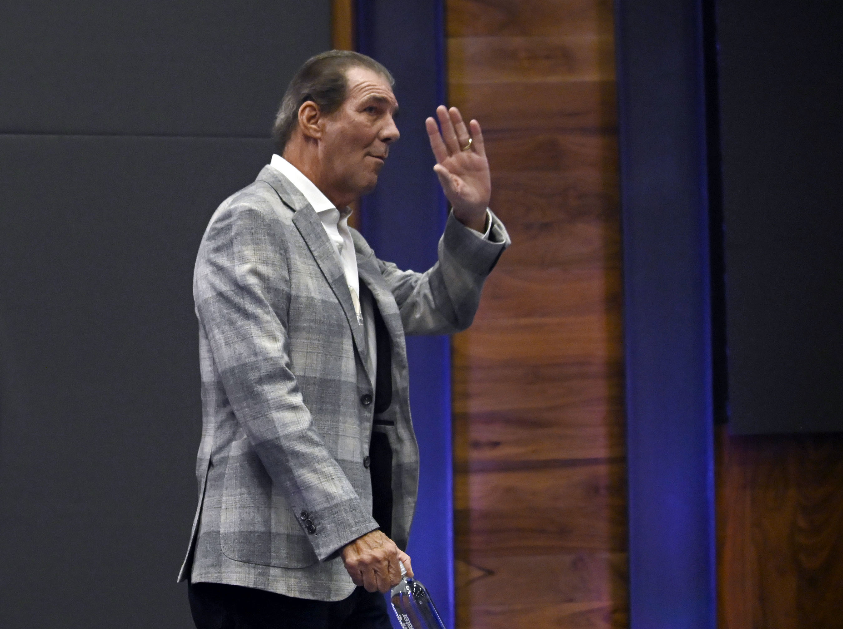 Ravens owner Steve Bisciotti’s exit plan? Win big and ‘get the hell out.’