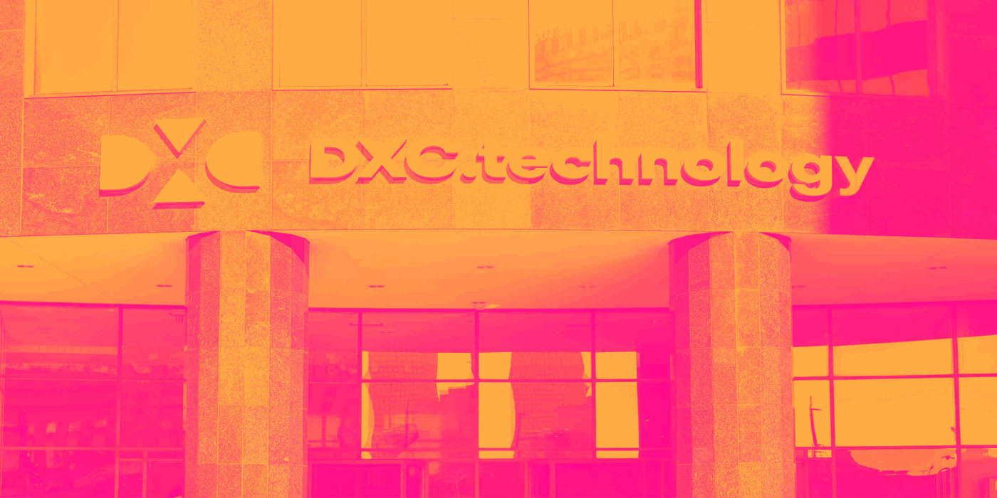 3 reasons to avoid DXC and 1 stock to buy instead