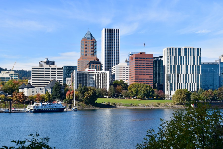 Rate of empty office space continues to increase in Portland, real ...