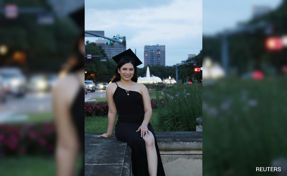 'Bureaucratic mess': Team Trump told to issue visa to student deported ...