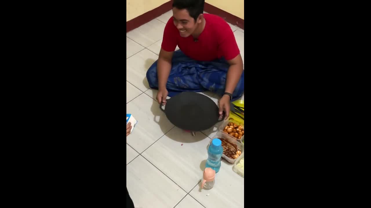 Unexpected stove sparks startle family in Bandung, Indonesia