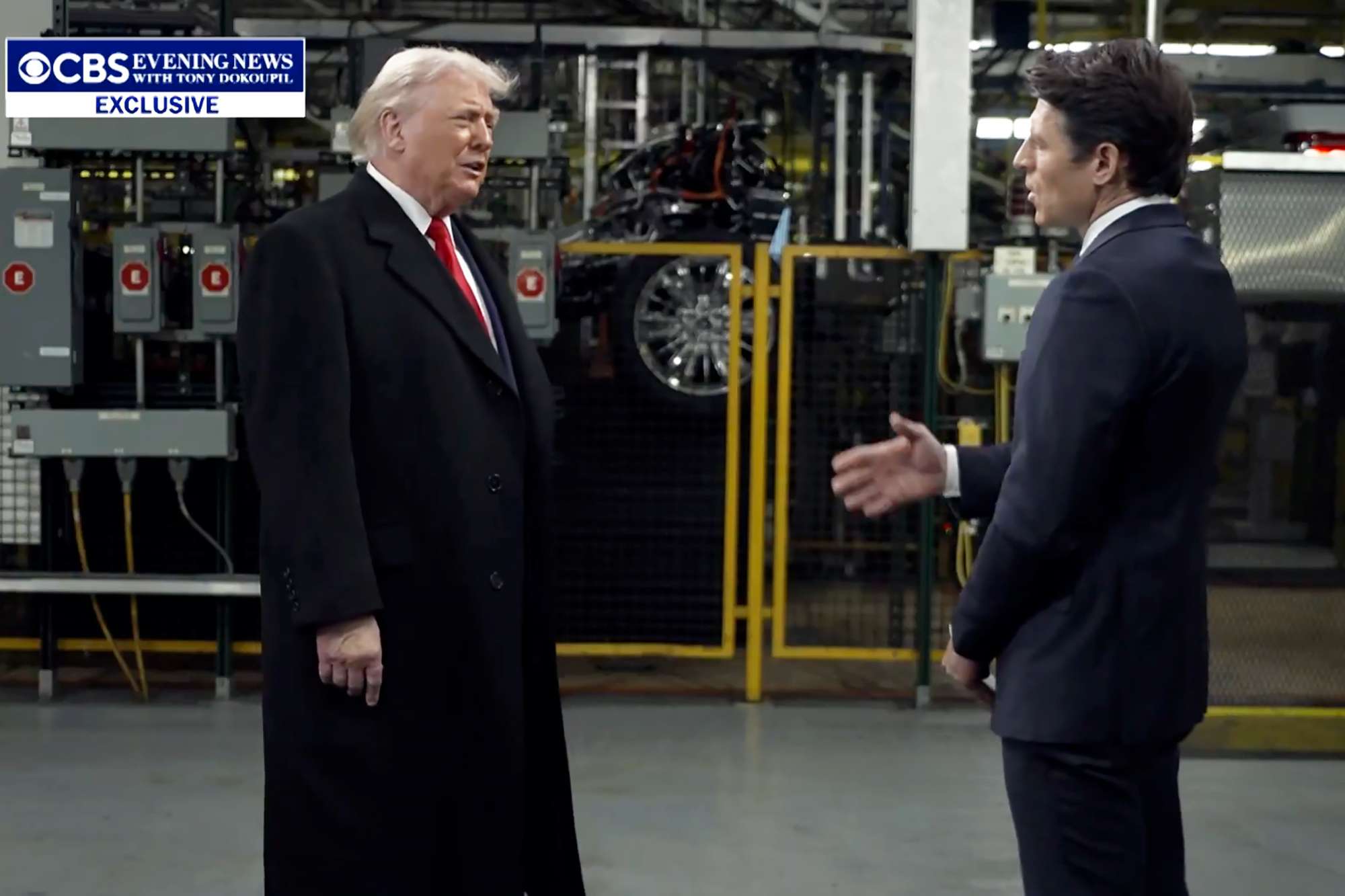 Tony Dokoupil fights to talk over car factory chaos to ask Donald Trump ...