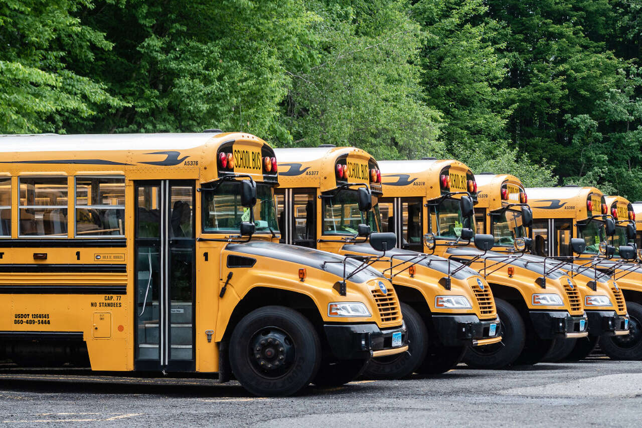 Woodbury school bus drivers, dispatchers unanimously vote to unionize