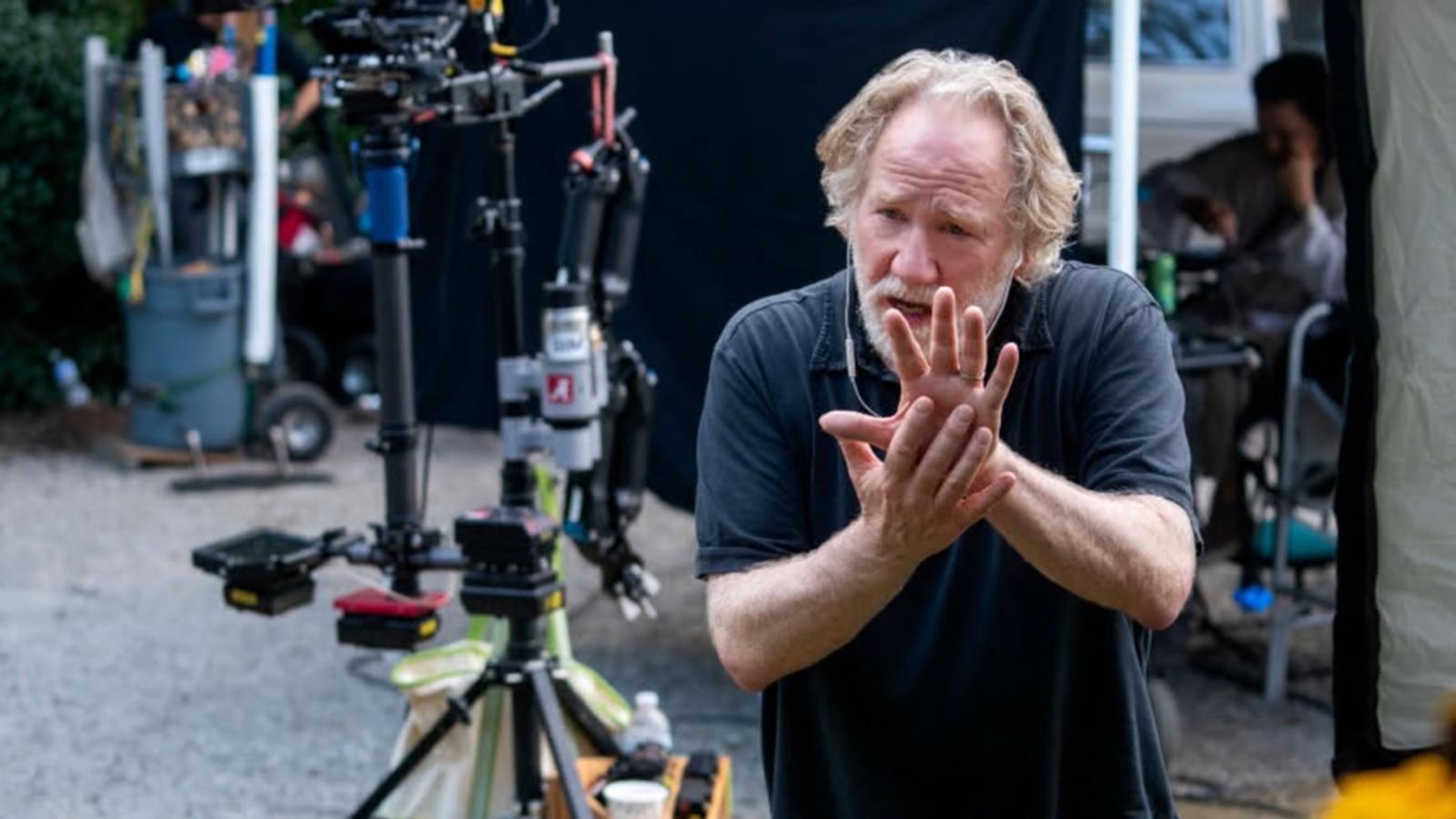 Actor Timothy Busfield, who faces child sex abuse charges, surrenders ...