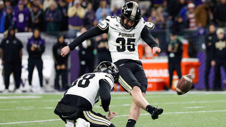 Notre Dame solves lingering kicking problem with critical portal commitment