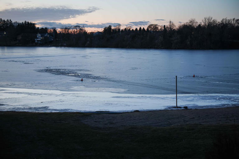 2 rescued after falling through ice on Lake Killarney in Cary