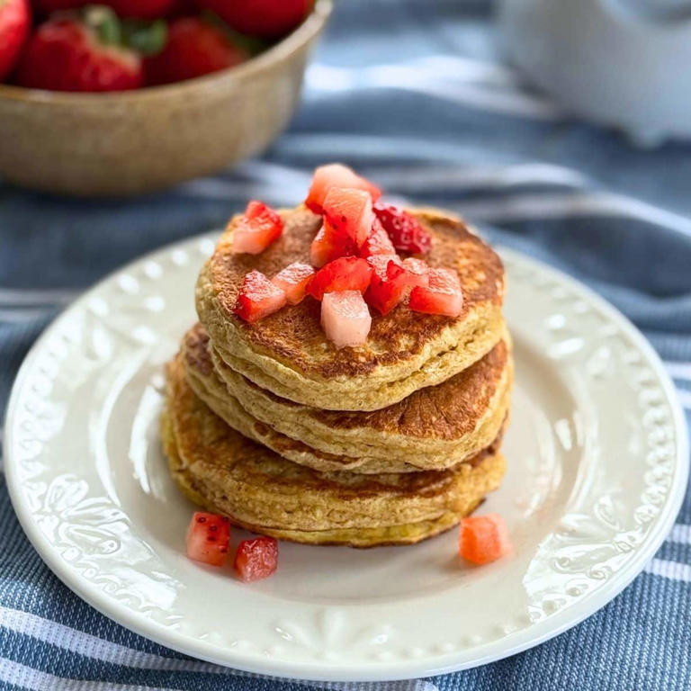 High protein cottage cheese oat pancakes