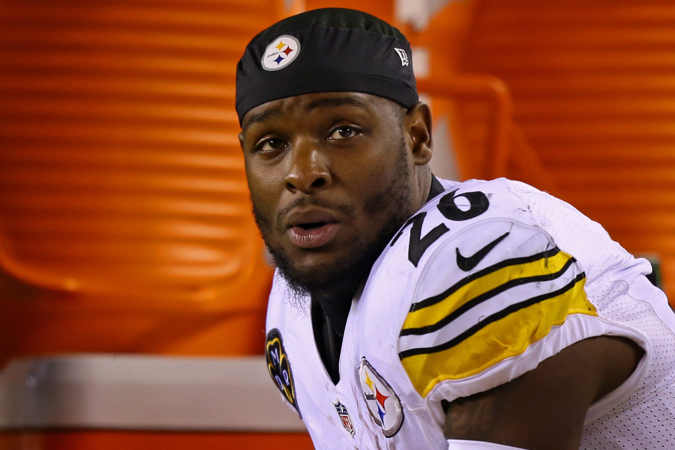 Le'Veon Bell reacts to Mike Tomlin stepping down as Steelers HC