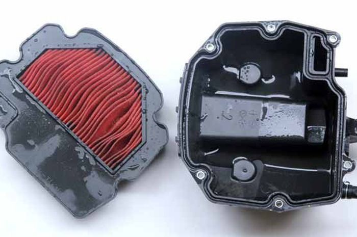 Banyak ruginya, motor tetap dipakai saat filter udara basah akibat ...