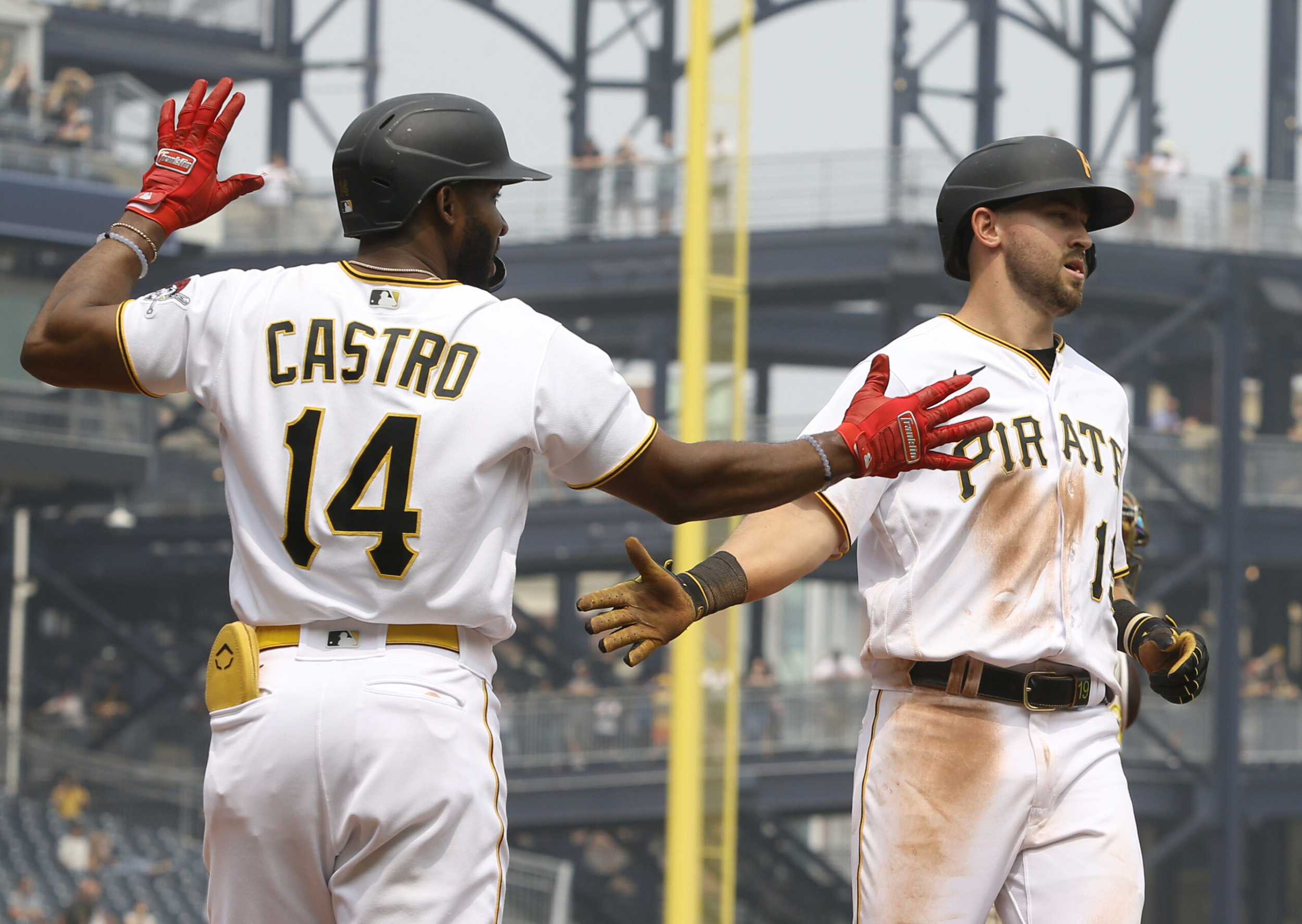 Blue Jays: Rodolfo Castro released, signs in Japan