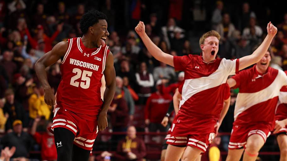 Wisconsin Badgers stave off Minnesota with buzzer-beating three-pointer ...