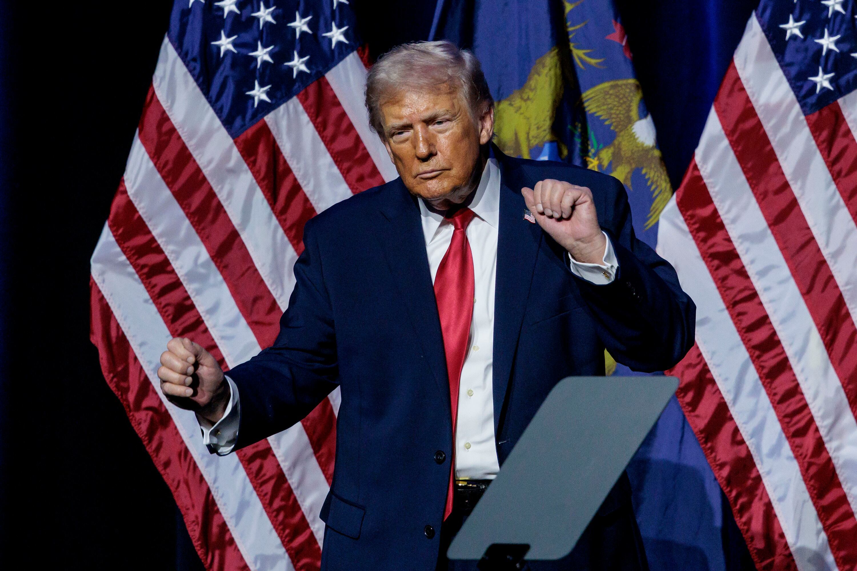 Trump opens Detroit speech by praising auto industry, economic turnaround