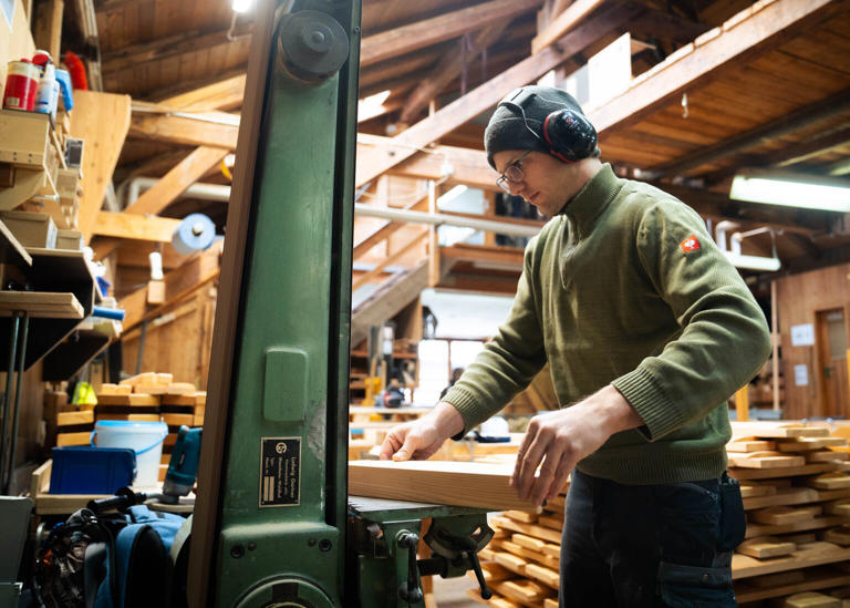 Diana’s memorial playground centrepiece undergoes finishing touches in ...