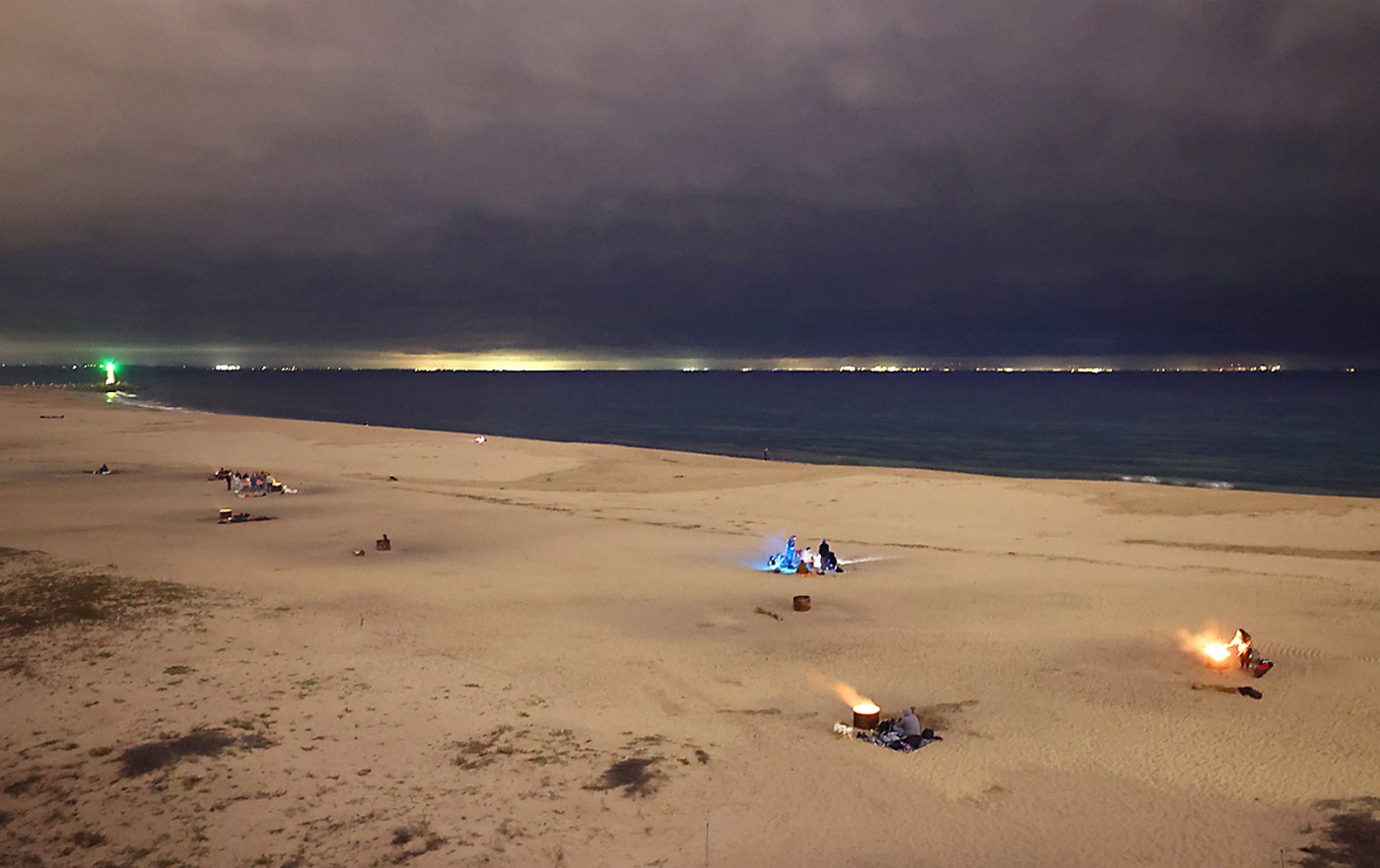 Photo | Bonfires blaze in fire rings at Seabright State Beach