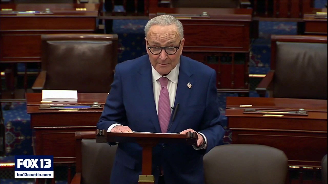 Trump takes aid at Fed chair Jerome Powell again