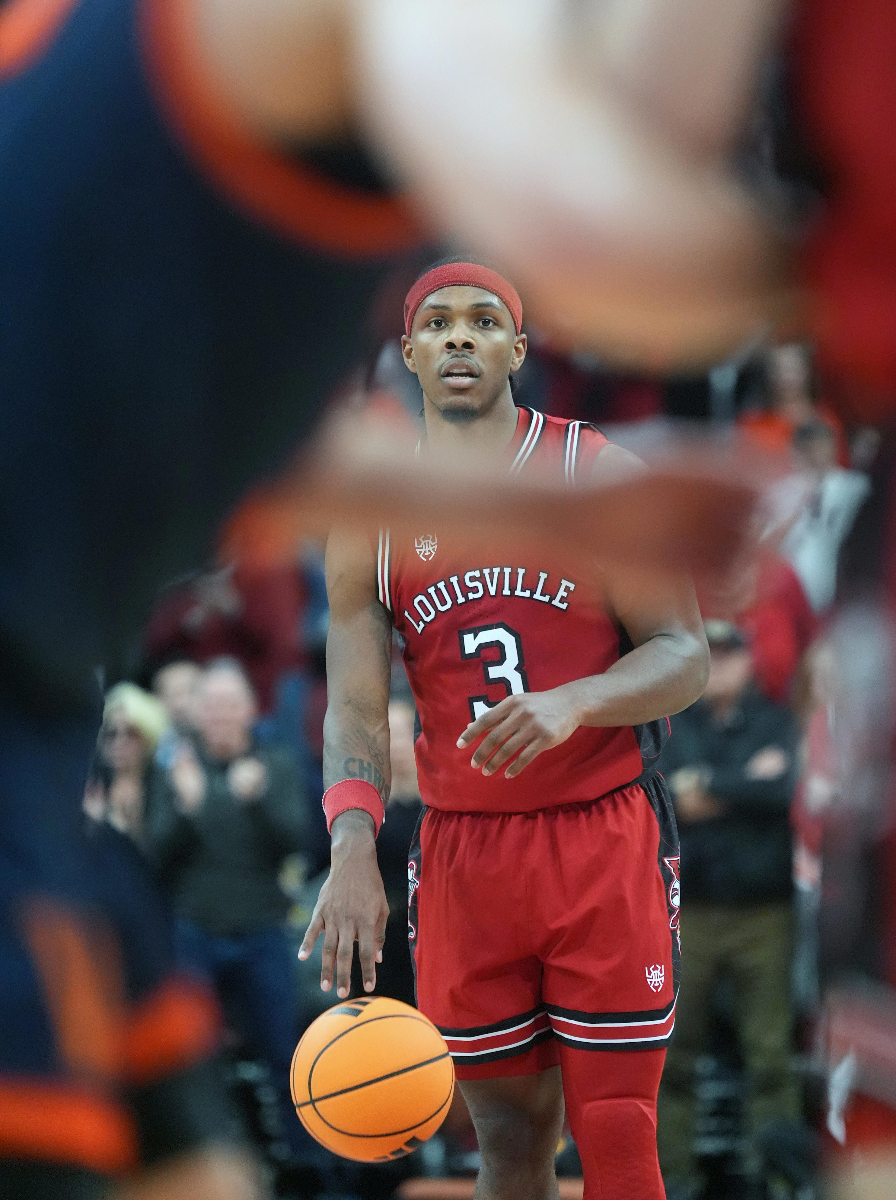 Struggling Louisville basketball no match for resurgent Virginia