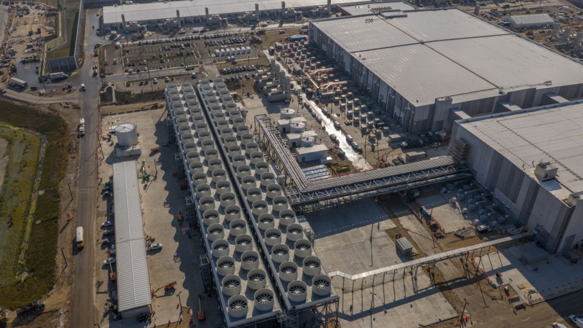 Microsoft pledges to replenish more water than US AI data centers consume