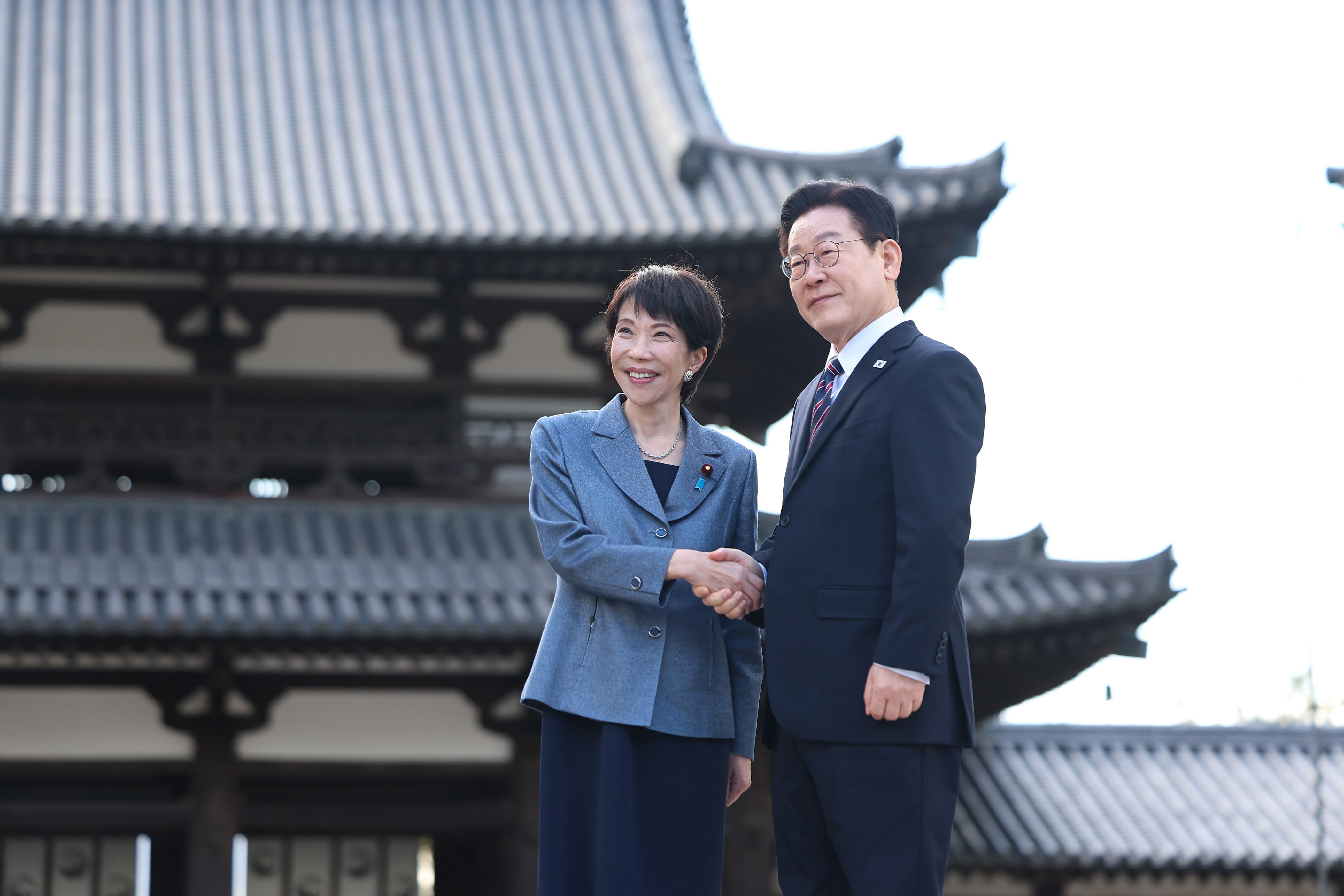 Yen breaks 159 yen as 'Takaichi trade' intensifies